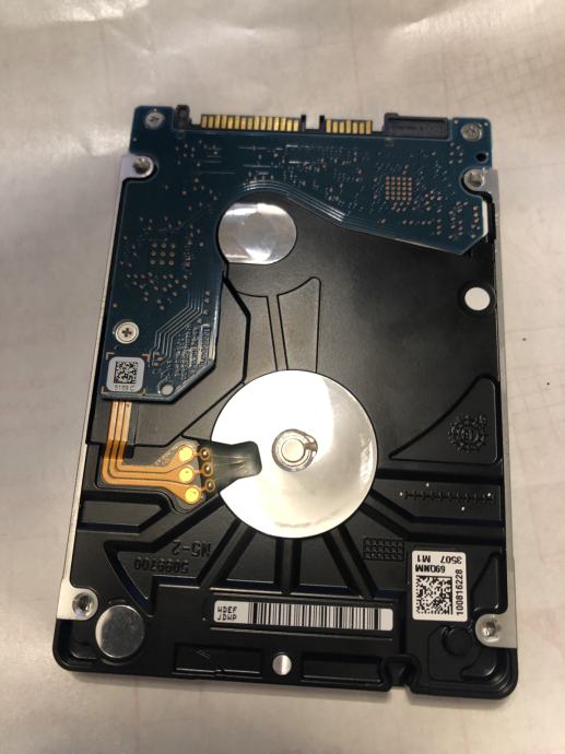 Sata Hardisk 1 terabajt Seagate ST1000LM035 1000 gigabajta za laptop