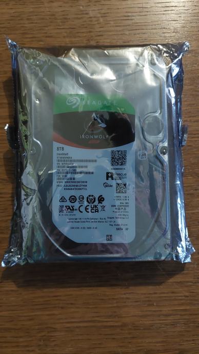Seagate IronWolf 8TB ST8000VN004