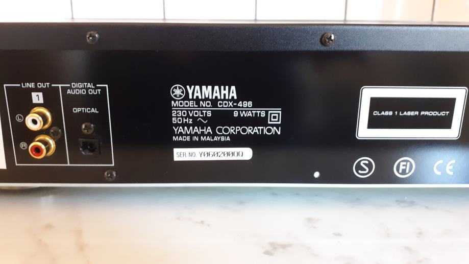 CD player Yamaha CDX-496