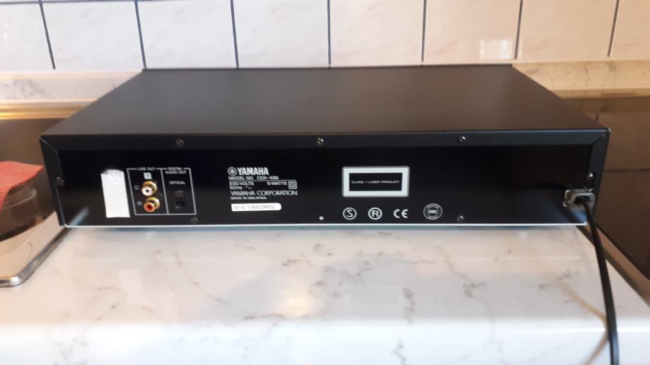 CD player Yamaha CDX-496