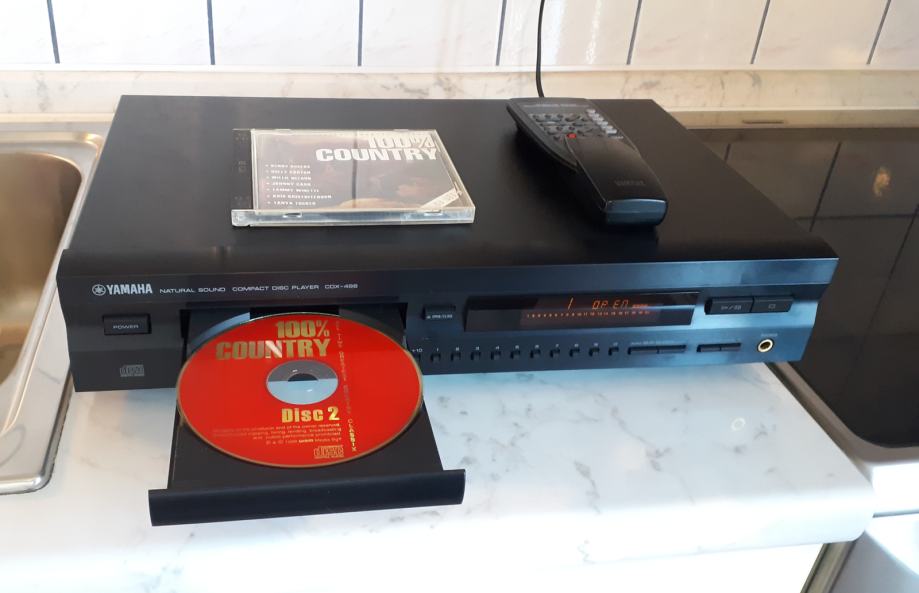 CD player Yamaha CDX-496