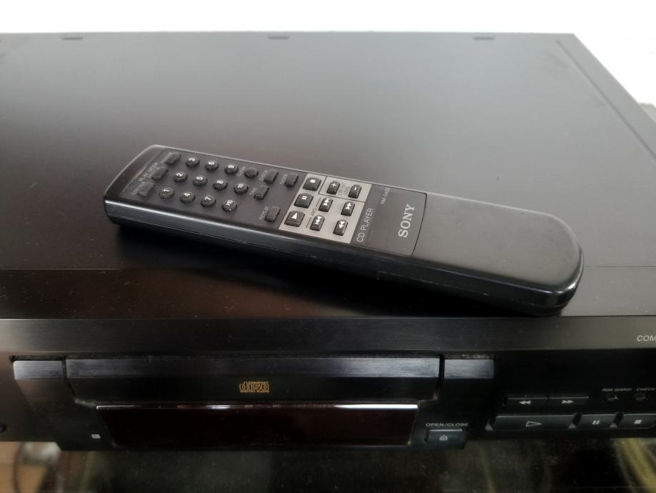 CD player Sony CDP XE 330
