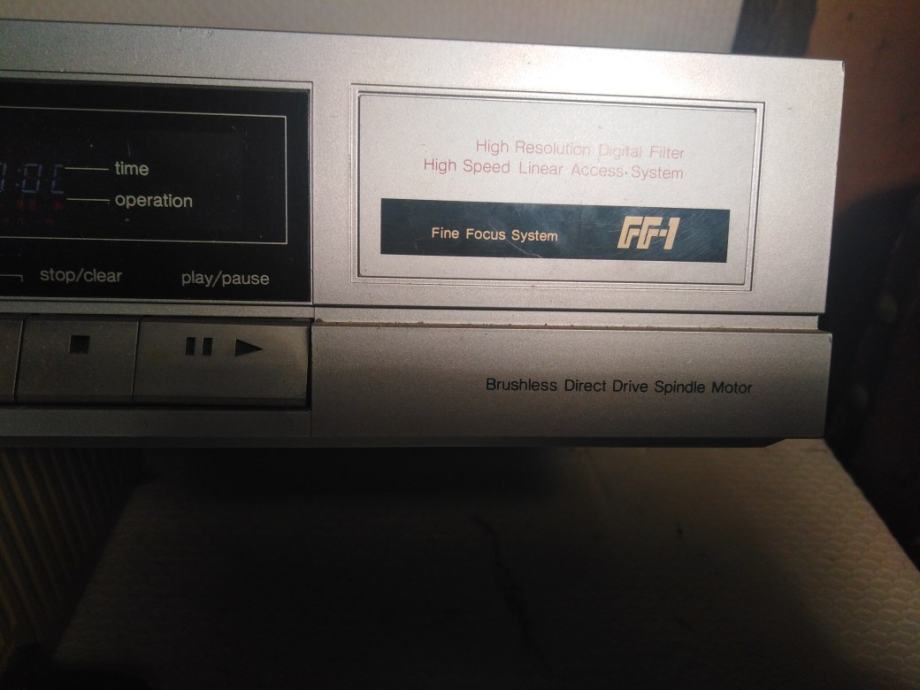 CD player Technics Sl-P110