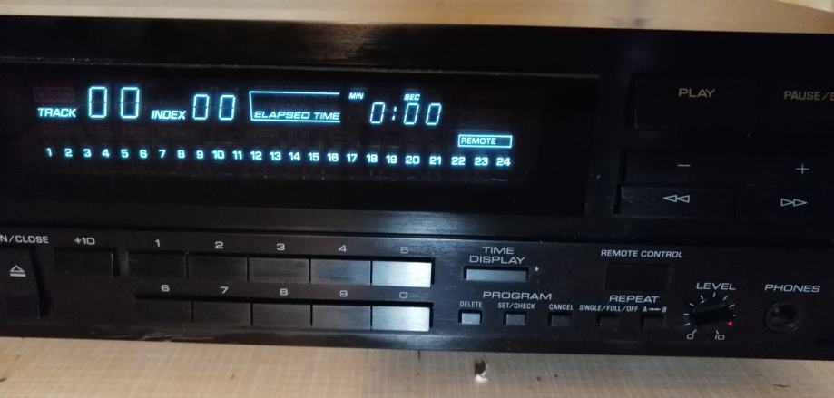 Vintage Hi Fi CD Player Yamaha CDX 900