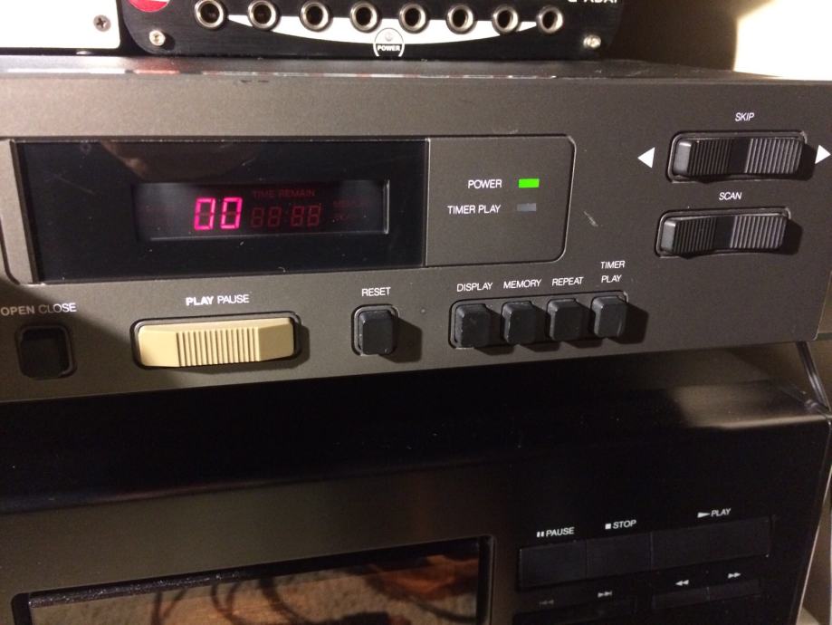 NAD 5220 compact disk player Vintage 1987 P/M