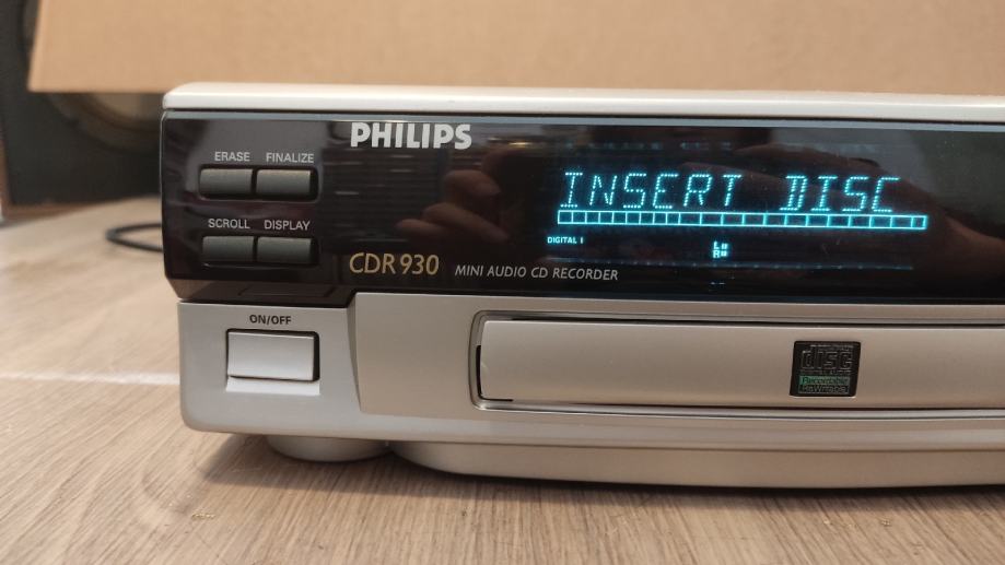PHILIPS MINI CD PLAYER CDR930