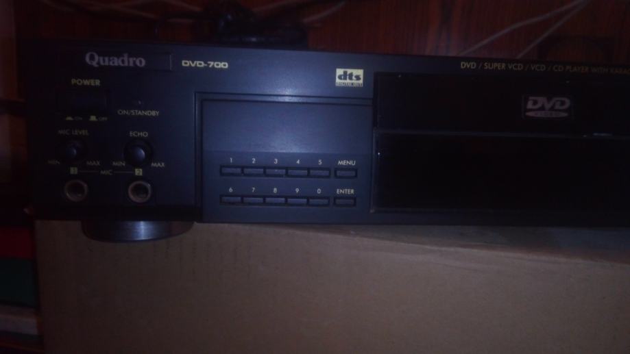 Quadro DVD 700