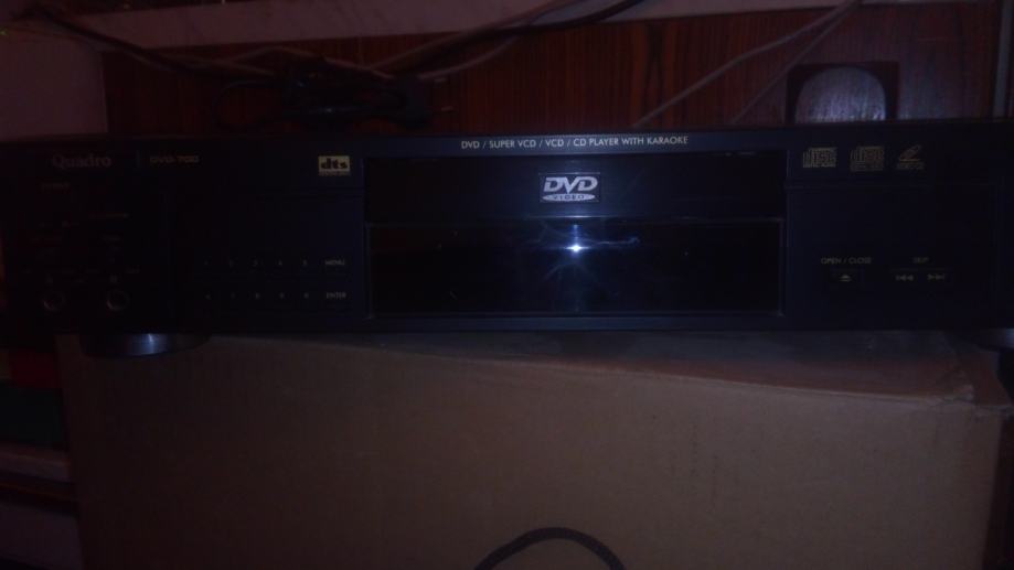 Quadro DVD 700