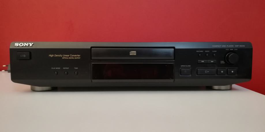 Sony CD player CDP-XE220