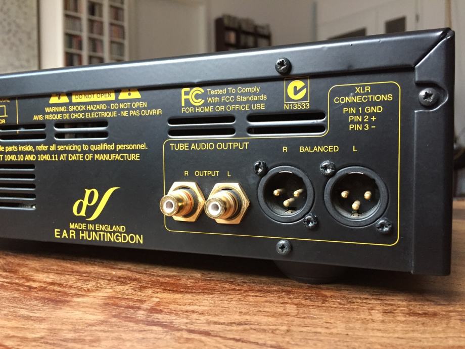 State-Of-The-Art CD player EAR Acute Classic by Tim de Paravicini