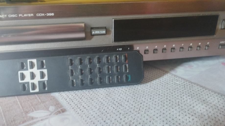 Yamaha cd player cdx 396 sa daljinskim