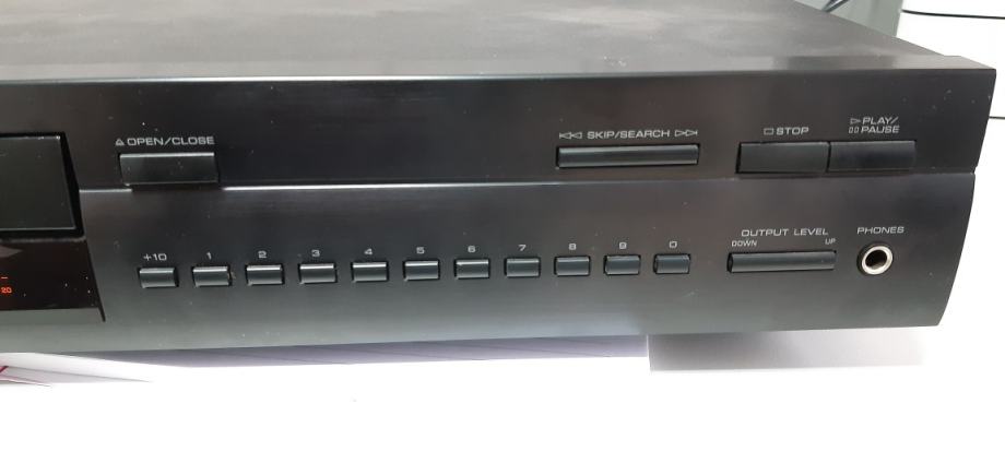 Yamaha CDX 580