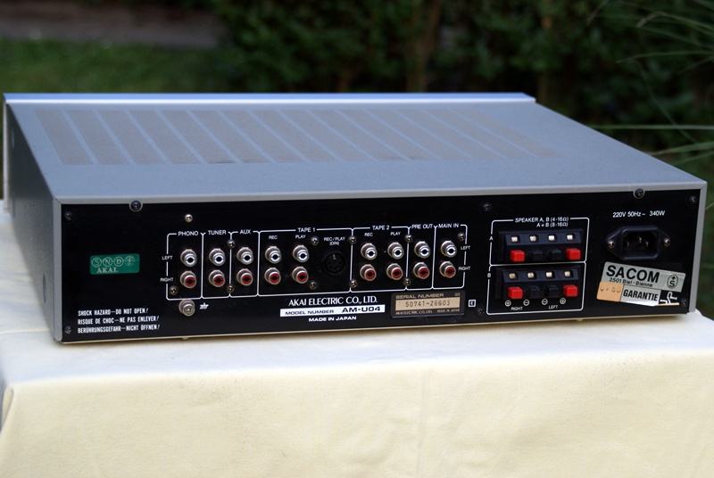 AKAI AM-U04