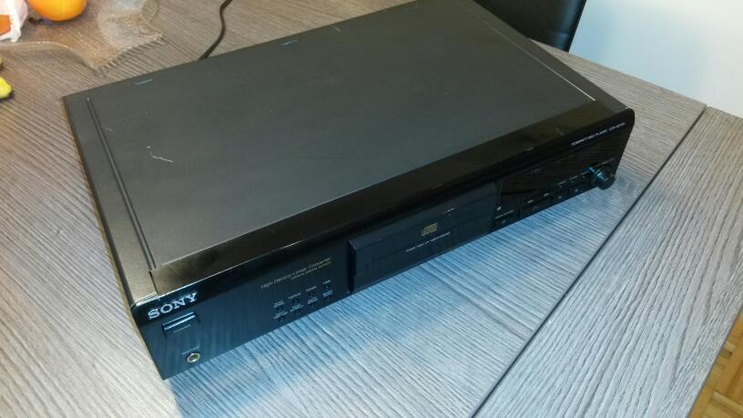 CD player Sony CDP-XE700