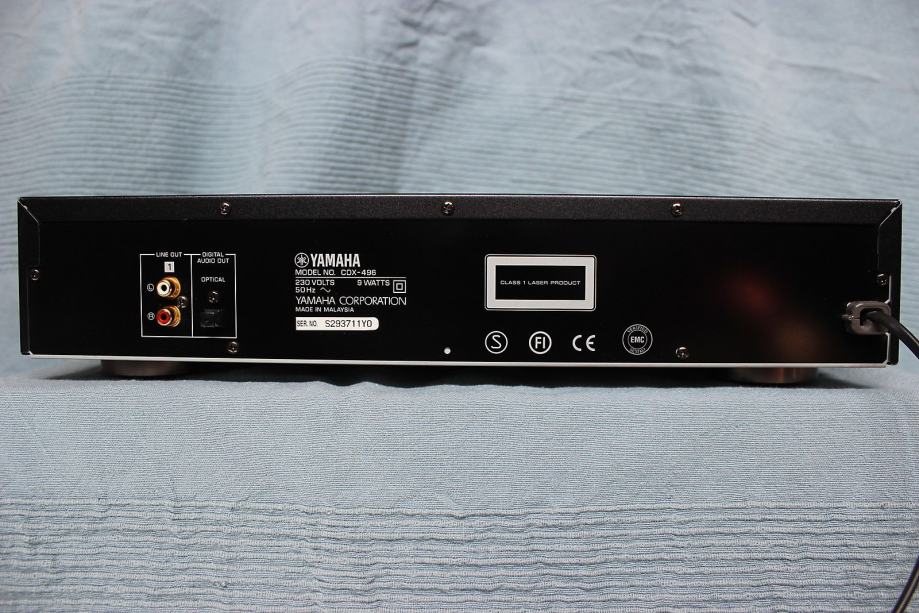 CD Player Yamaha CDX-496