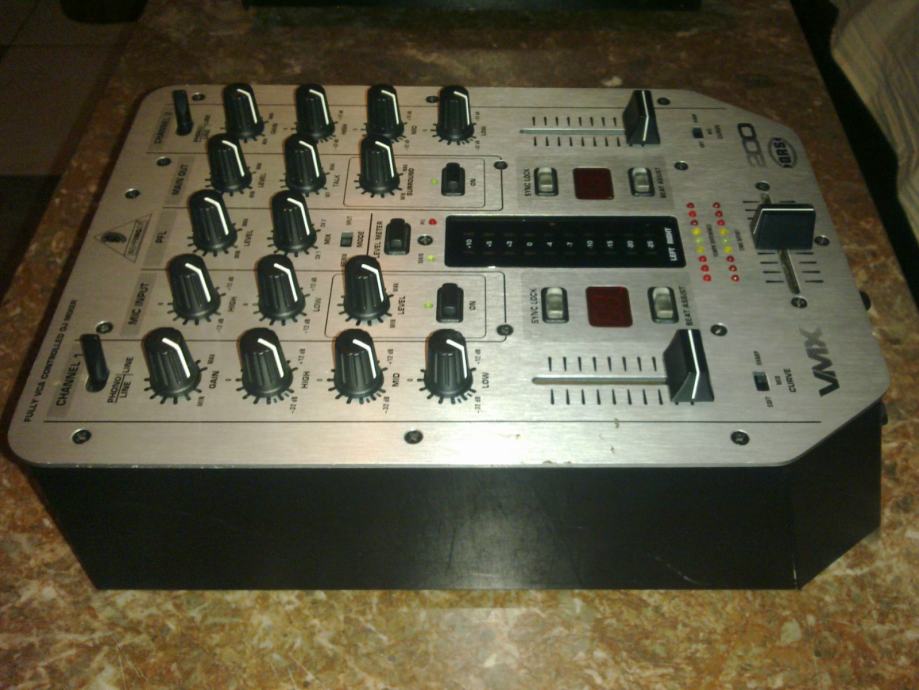 DJ MIXSETA BEHRINGER VMX 200