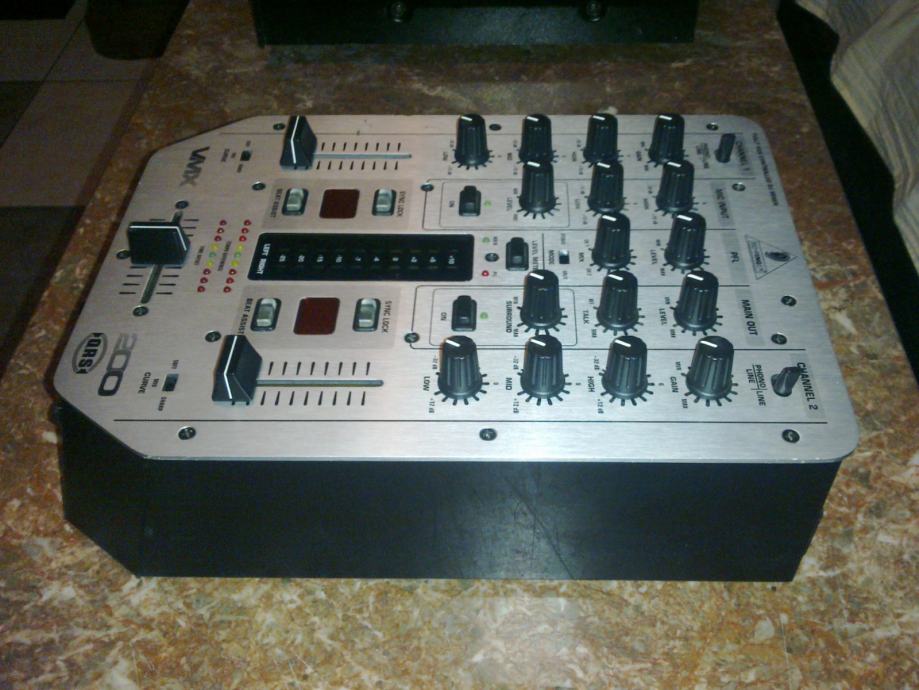 DJ MIXSETA BEHRINGER VMX 200