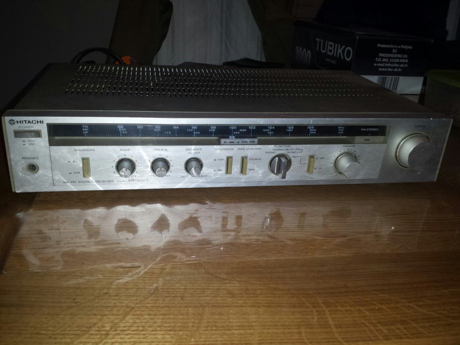 Hitachi am-fm stereo receiver SR-2001L