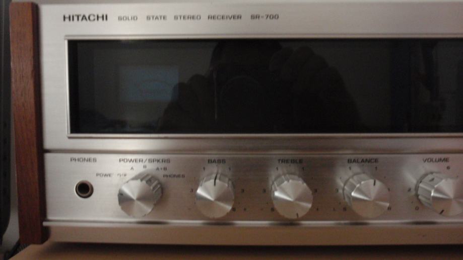 Hitachi solid state stereo receiver SR-700