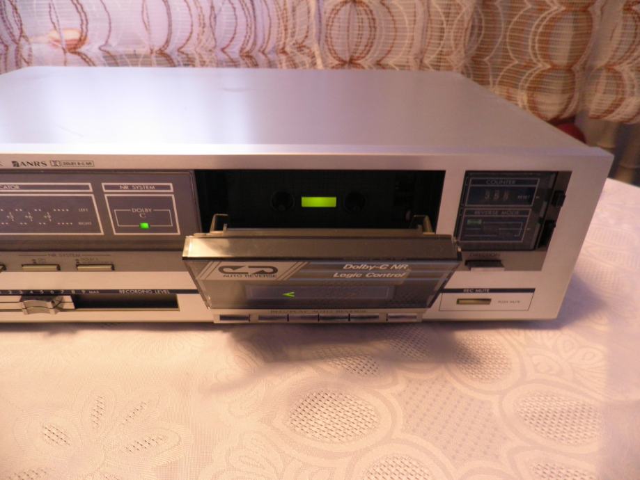 JVC KD - V33 STEREO CASSETTE DECK