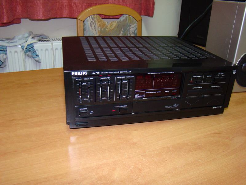 Philips AV 775