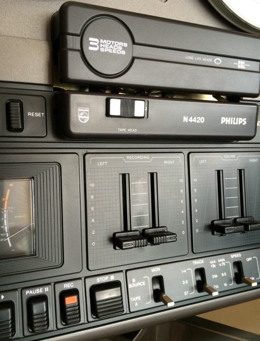 PHILIPS N4420 MAGNETOFON