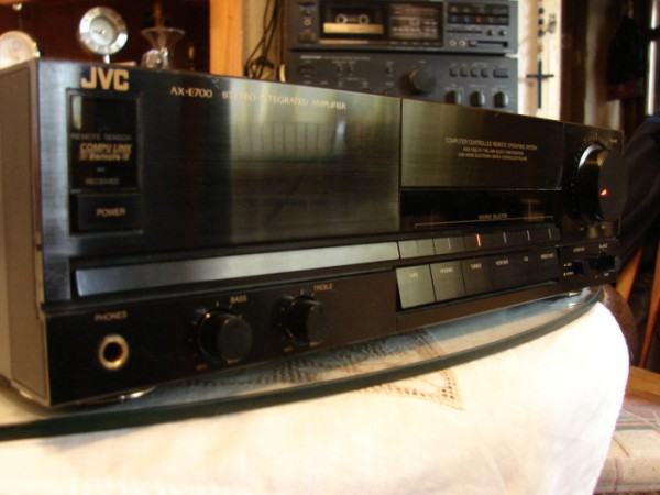 Pojačalo JVC AX-700