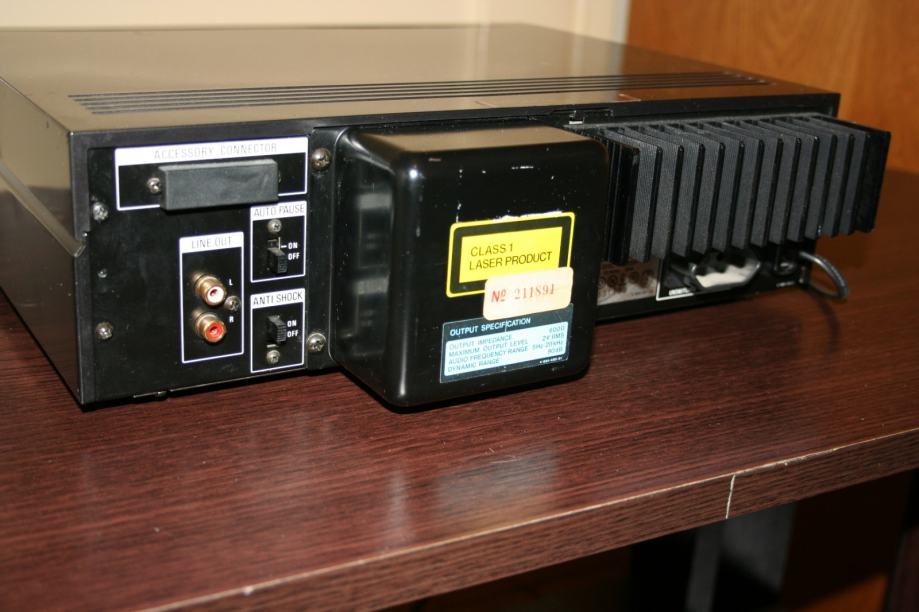 Sony CDP-101 sa original daljinskim RM101 - sniženo