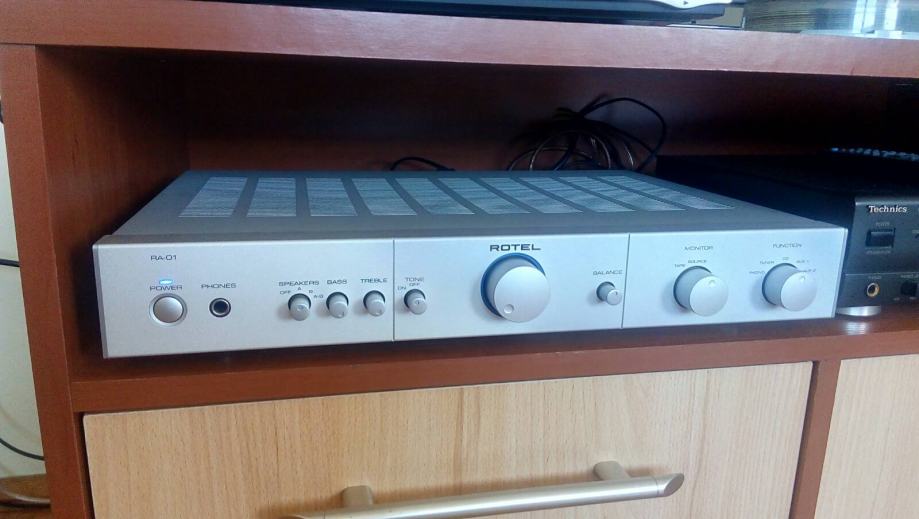 Rotel ra 01
