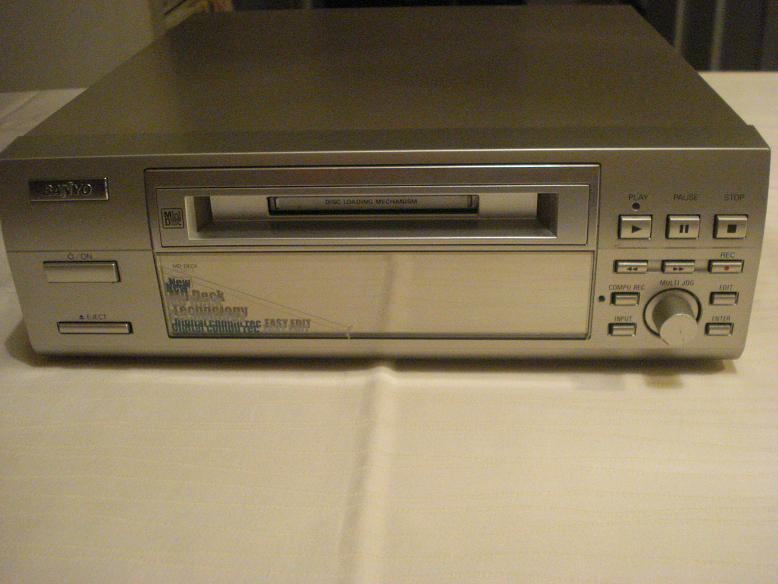 SANYO MiniDisc player
