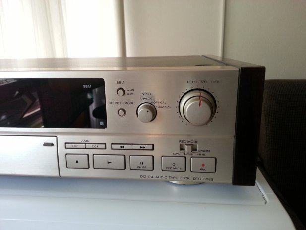 Sony DTC-60ES