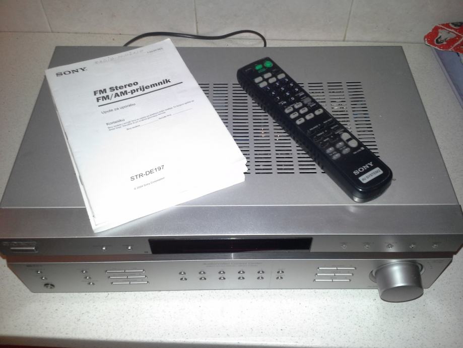 SONY STEREO FM-AM RECIVER STR-DE197