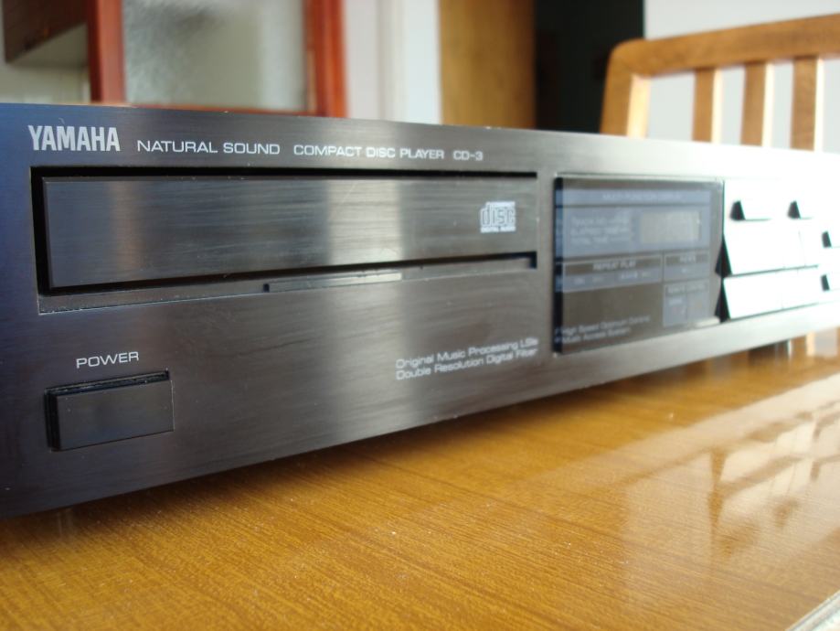 YAMAHA CD-3 VINTAGE CD PLAYER