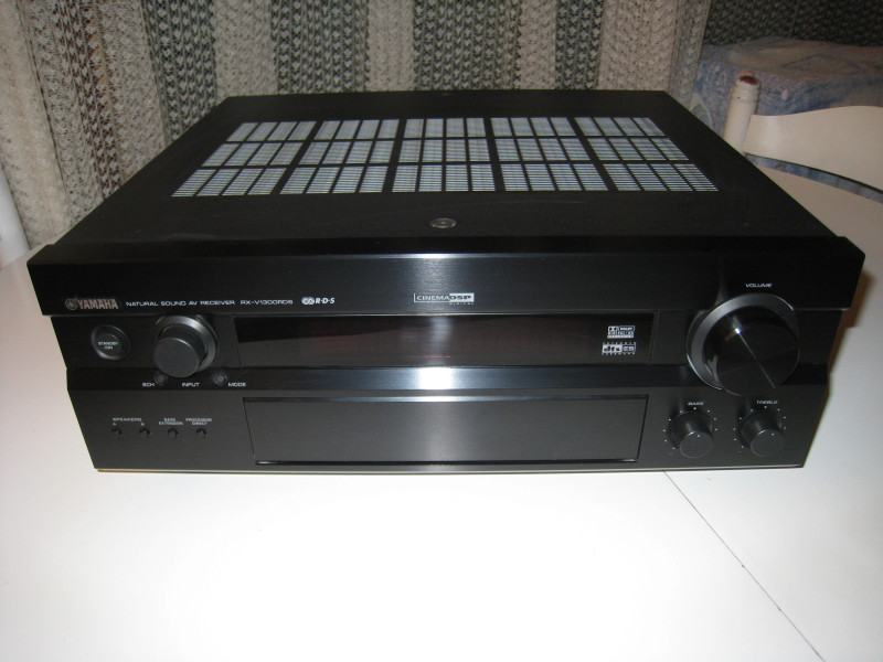 Yamaha RX-V1300RDS receiver