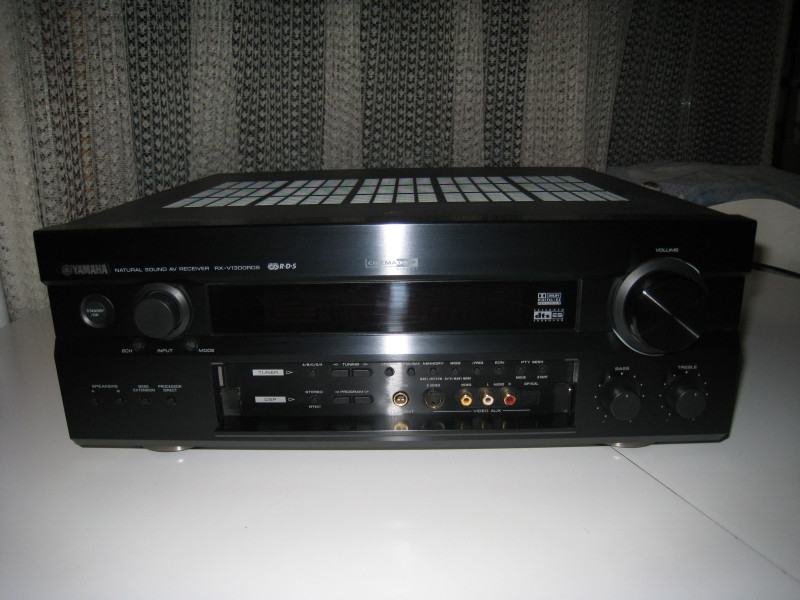 Yamaha RX-V1300RDS receiver