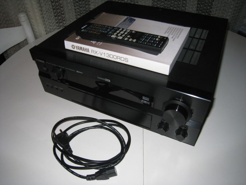Yamaha RX-V1300RDS receiver
