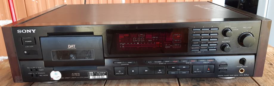 Sony DAT (Digital Audio Tape) DTC-57ES