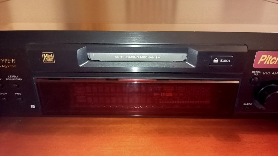 SONY MINIDISC MDS-JE530, KAO NOVI, MALO KORIŠTEN, ORIGINAL JAPAN