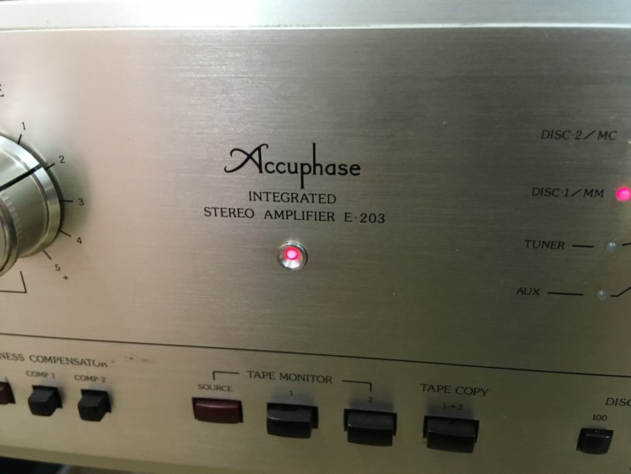 Accuphase E 203