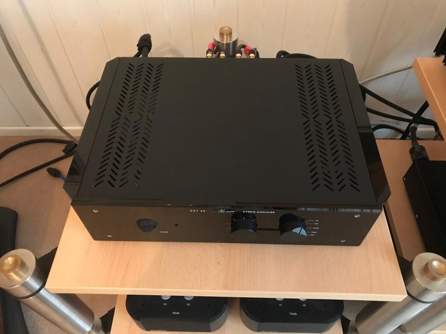 AKCIJA! Hibridno cijevno MOSFET integrirano pojačalo LECTOR ZXT 60