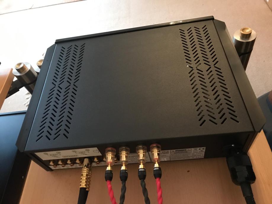 AKCIJA! Hibridno cijevno MOSFET integrirano pojačalo LECTOR ZXT 60
