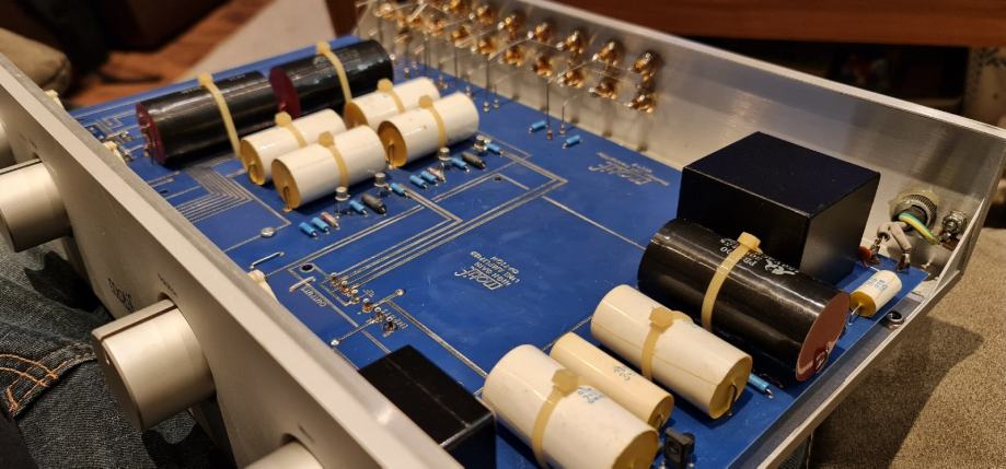 Conrad-Johnson Motif MC 9