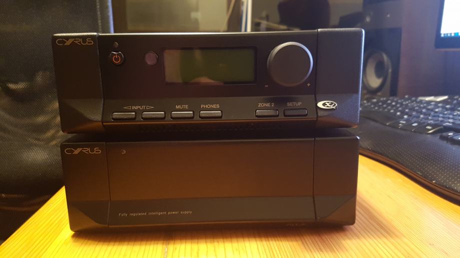 Cyrus 8 XPd Qx integrirano pojačalo i PSX-R vanjsko napajanje