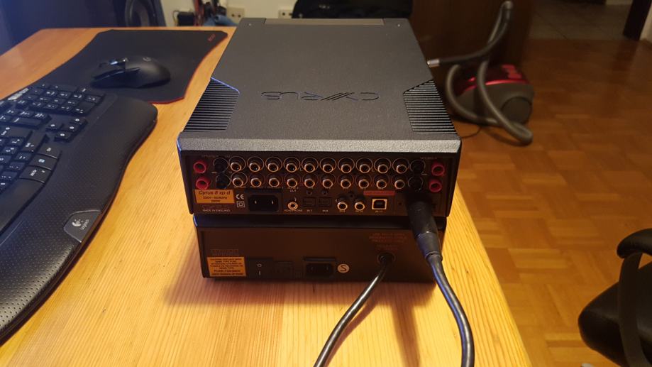 Cyrus 8 XPd Qx integrirano pojačalo i PSX-R vanjsko napajanje