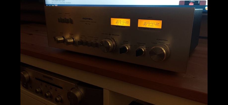 Rotel RA-713