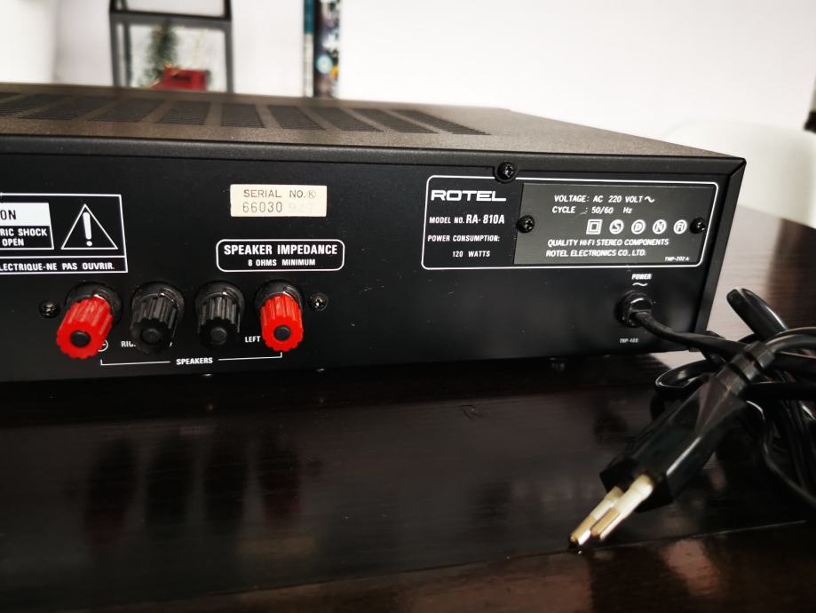 Rotel RA-810A