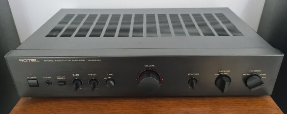 ROTEL RA-930BX