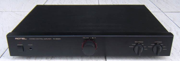 ROTEL RC 980 BX TOP PRETPOJAČALO SA MM/MC PHONO STAGEOM
