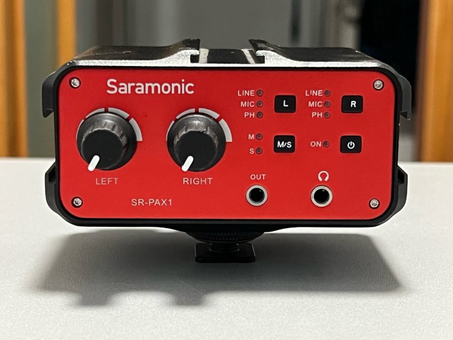 Saramonic SR-PAX1 audio splitter