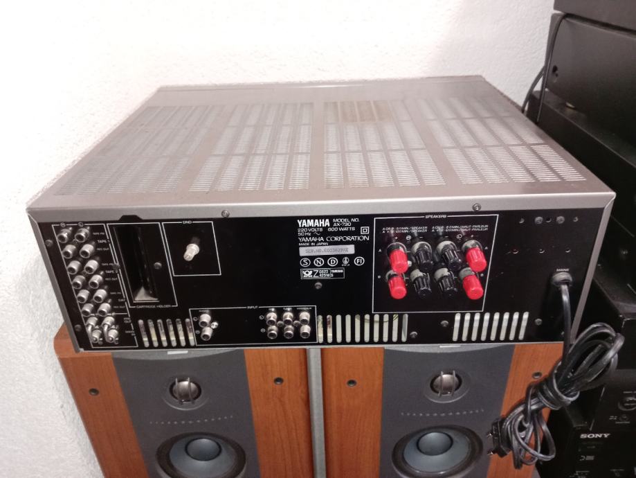 YAMAHA AX 730